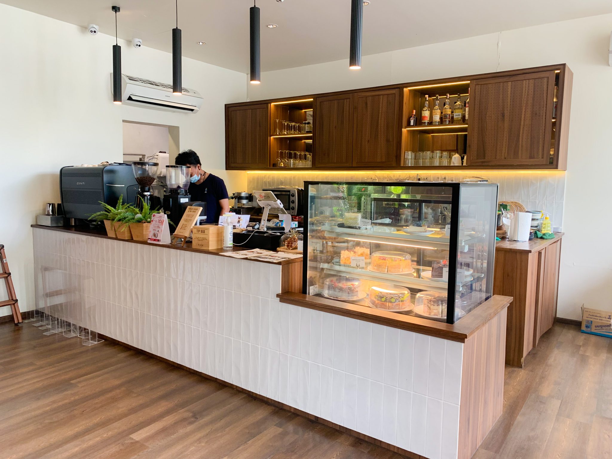 รีวิว Kush cafe คาเฟ่ถ่ายรูปสวยสไตล์สแกนดิเนเวีย - Ladyissue เว็บรีวิว ...