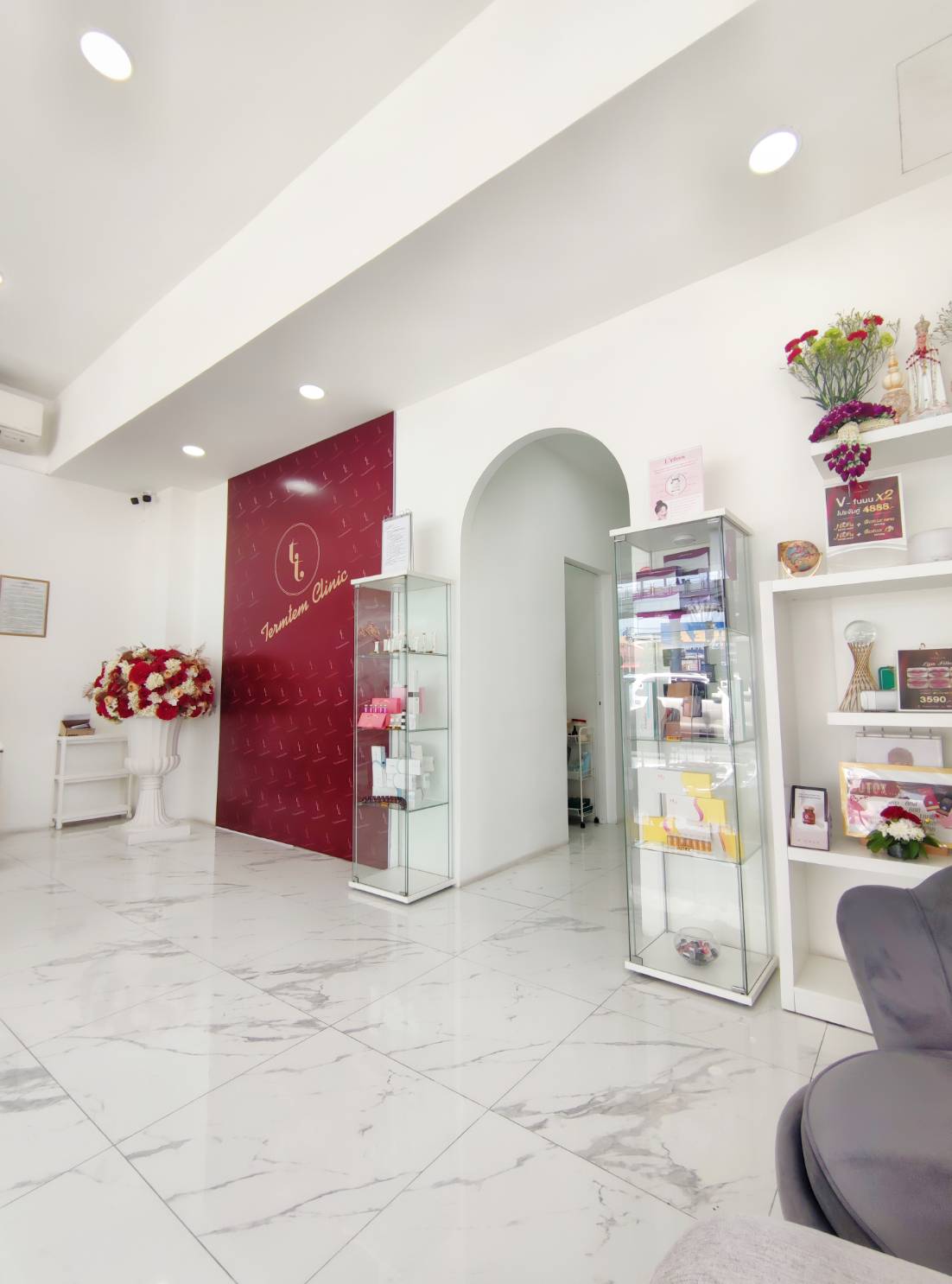 รีวิว เติมวิตามินผิว ที่ Termtem Clinic by DR.Tom ผิวใส นุ่มขึ้นมาก ...