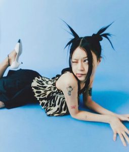 ท่ายาก! 30 ท่าโพสถ่ายรูปสไตล์ Y2K เทรนด์นี้พลาดไม่ได้!! - Ladyissue เว็บรีวิวเครื่องสำอาง ชุมชน ...