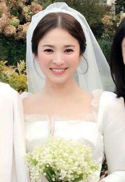 35 ลุคแต่งหน้าทำผมเจ้าสาวสไตล์เกาหลี เบาๆ แต่สวยละมุน!! - Ladyissue เว็บรีวิวเครื่องสำอาง ชุมชน ...